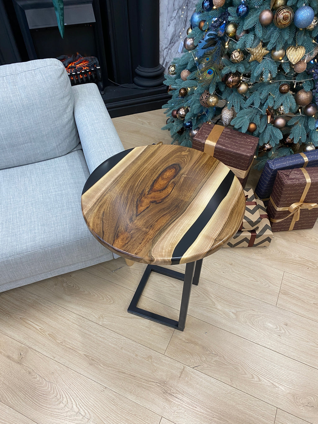 Walnut Resin Round Side Table – ThunderWood Studio